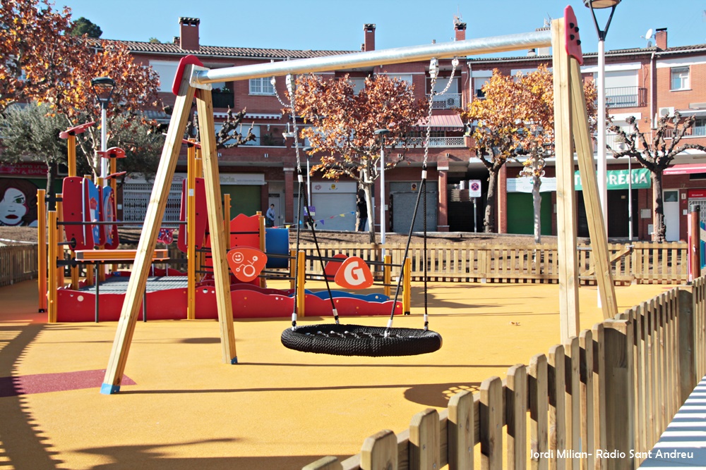 Inaugurada la remodelació de la plaça Charlie Rivel - Ràdio Sant Andreu